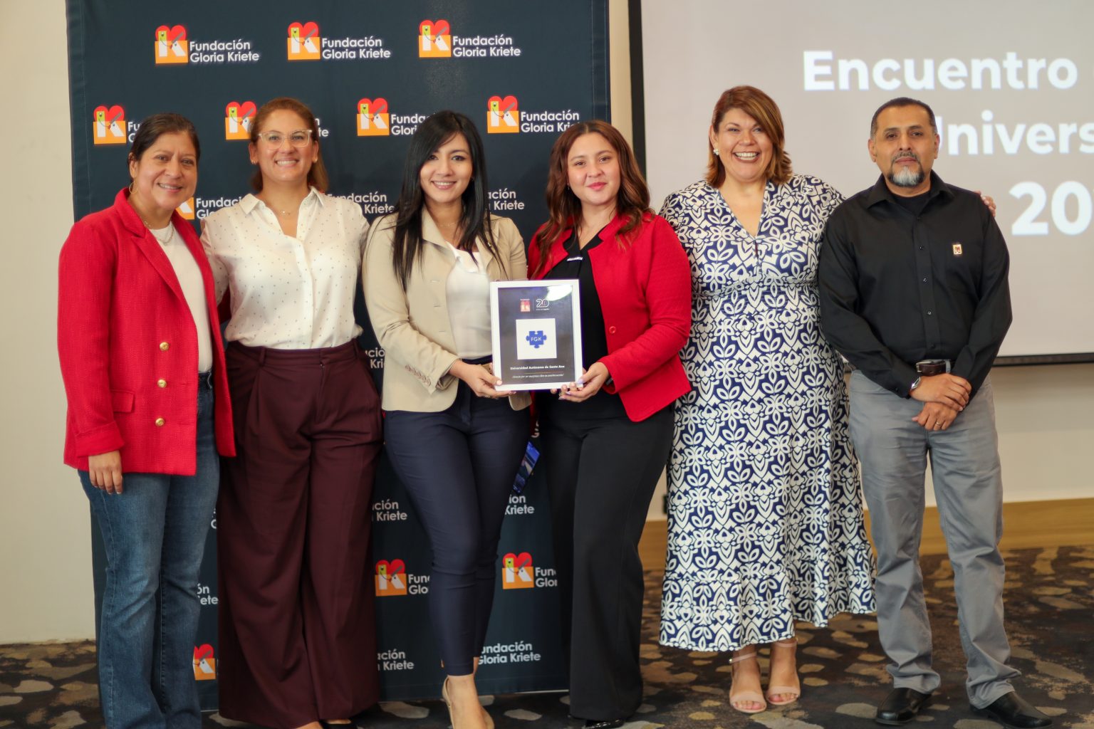 Inicia proceso de selección 2024 para becas Oportunidades FGK - FGK